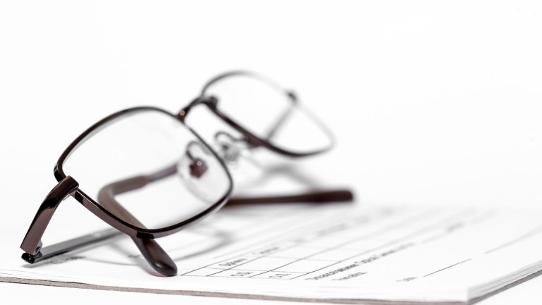 Aprenda a ler e entender sua receita oftalmológica de grau
